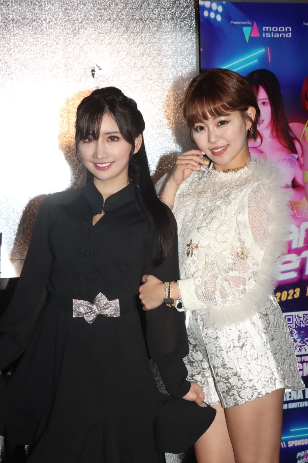 AV女優楪可憐與Mitsuki Maya現身見面會 透視兼心口開「窿」冧fans | 星島日報